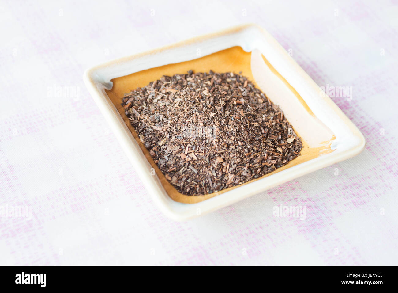 Aromatic thai tea in a ceramic dish Stock Photo - Alamy