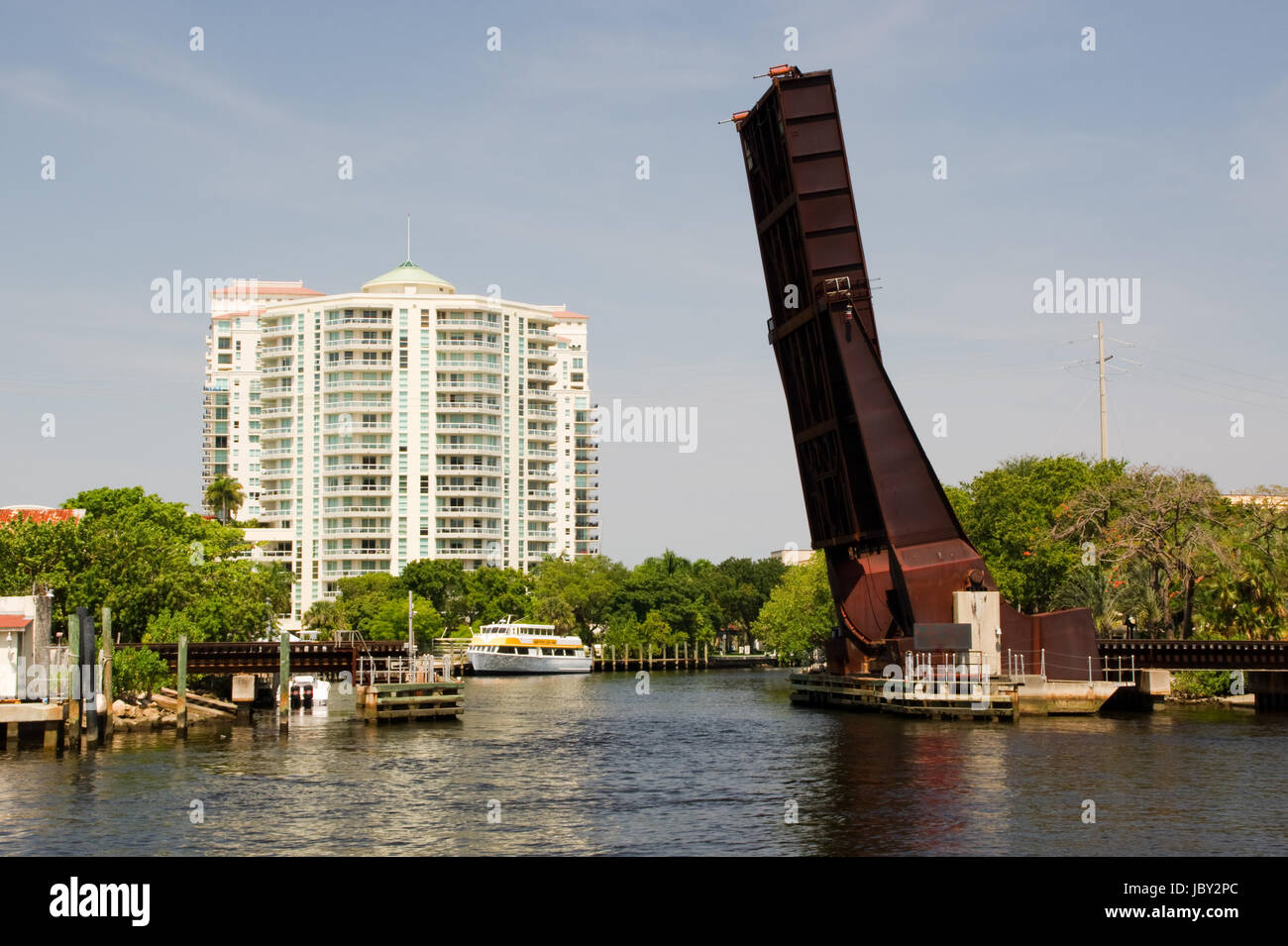 dock,entrance,harbor,fort lauderdale,drawbridge pier,boat,yacht,drive ...