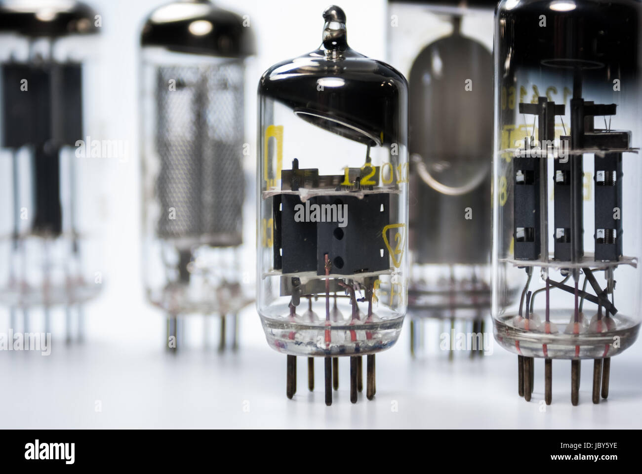 Vintage vacuum tubes hi-res stock photography and images - Alamy