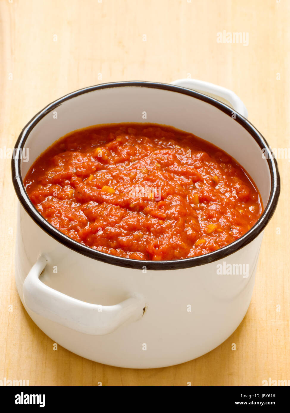 close up of a pot of rustic homemade tomato sauce Stock Photo - Alamy