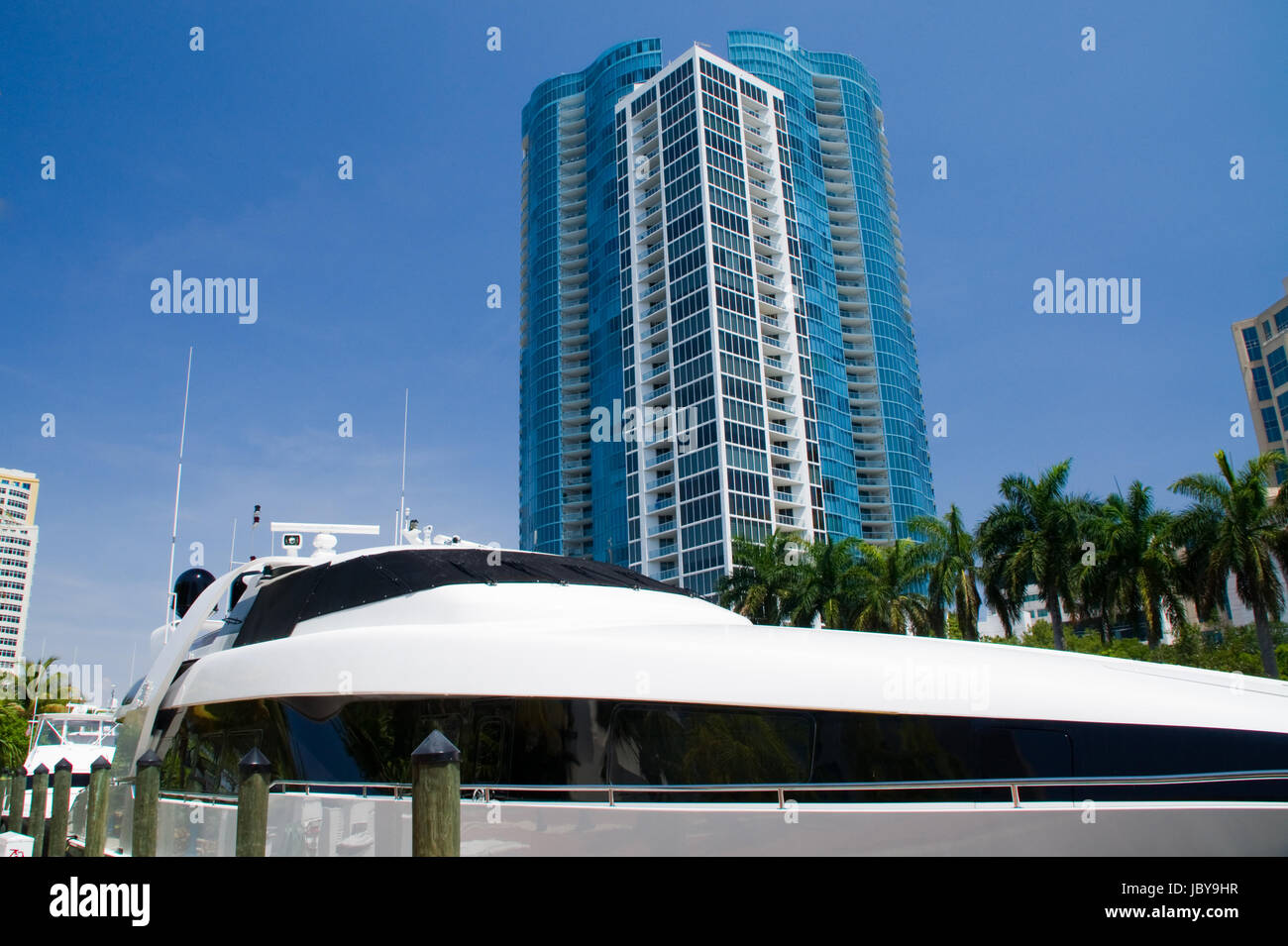 Parking zoom hi-res stock photography and images - Alamy