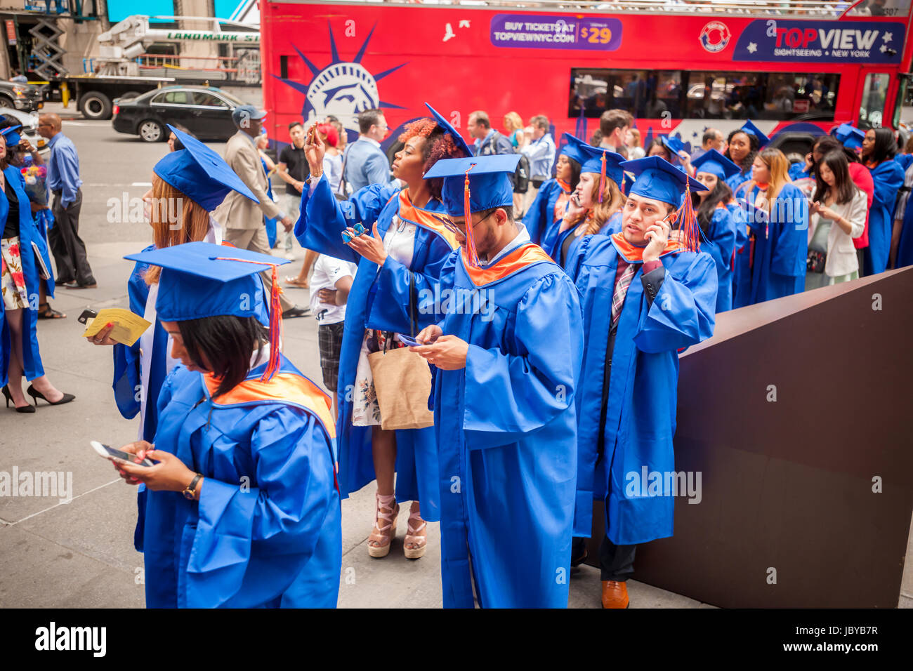 Community college degree new york hi-res stock photography and images ...