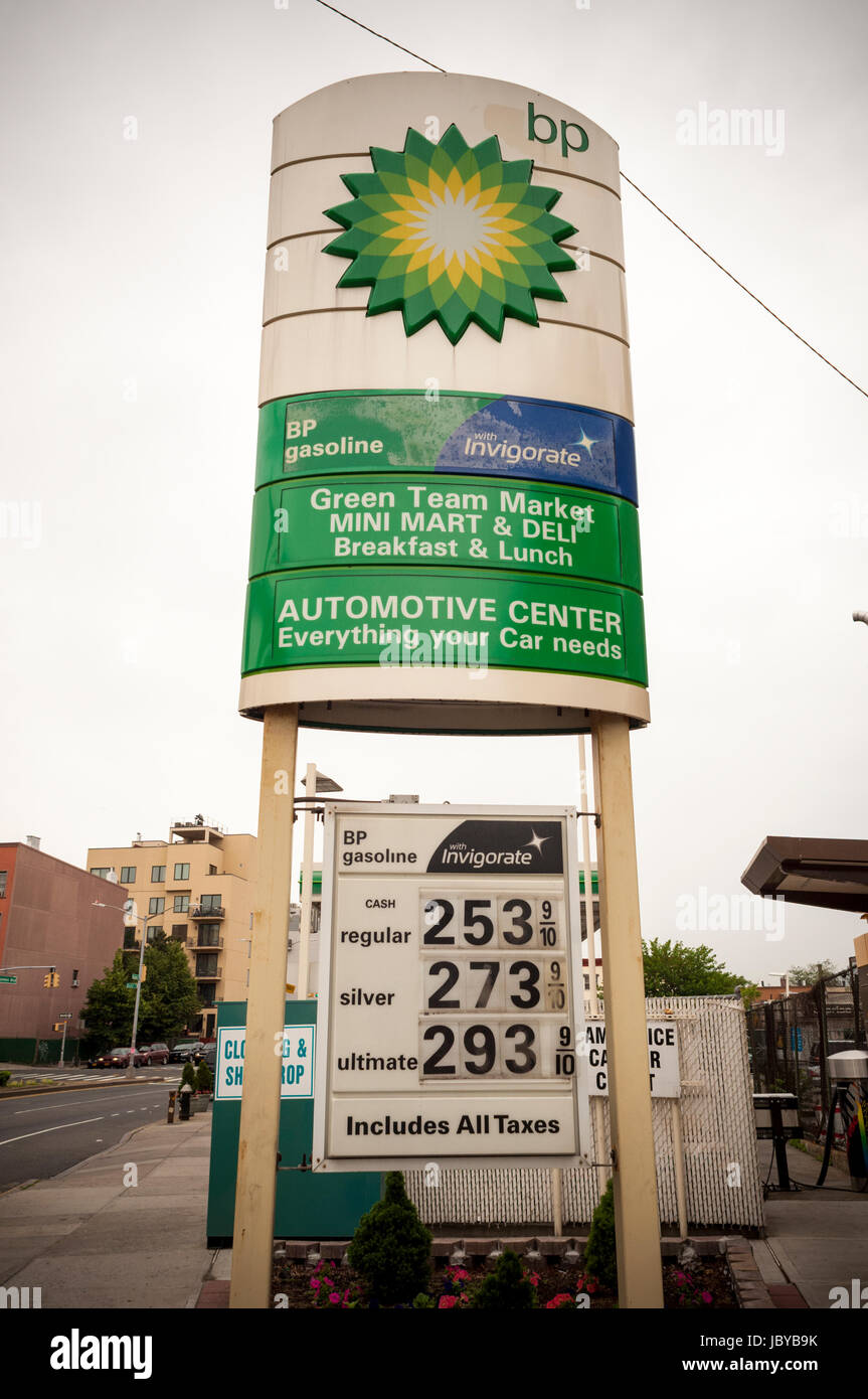 Bp Fuel Station Stock Photos & Bp Fuel Station Stock Images - Alamy