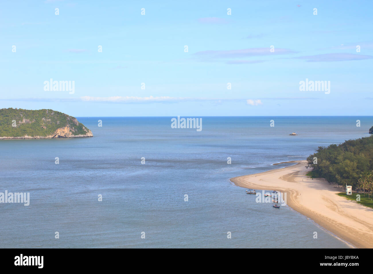 Beautiful tropical island, beach landscape, blue ocean in summer Stock ...