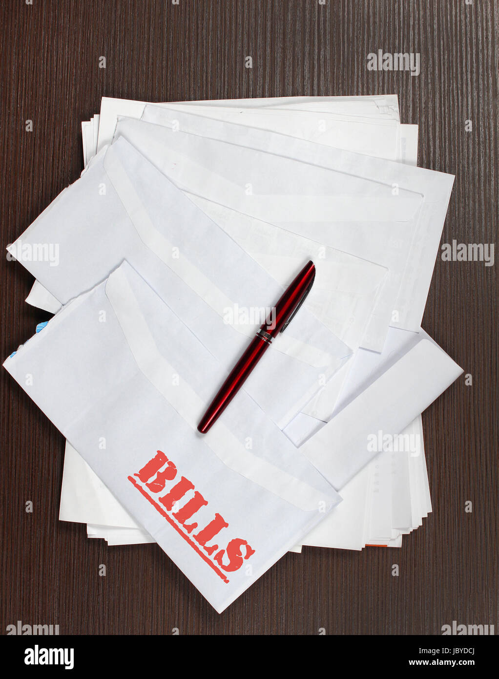 Pile of unpaid bills hi-res stock photography and images - Alamy