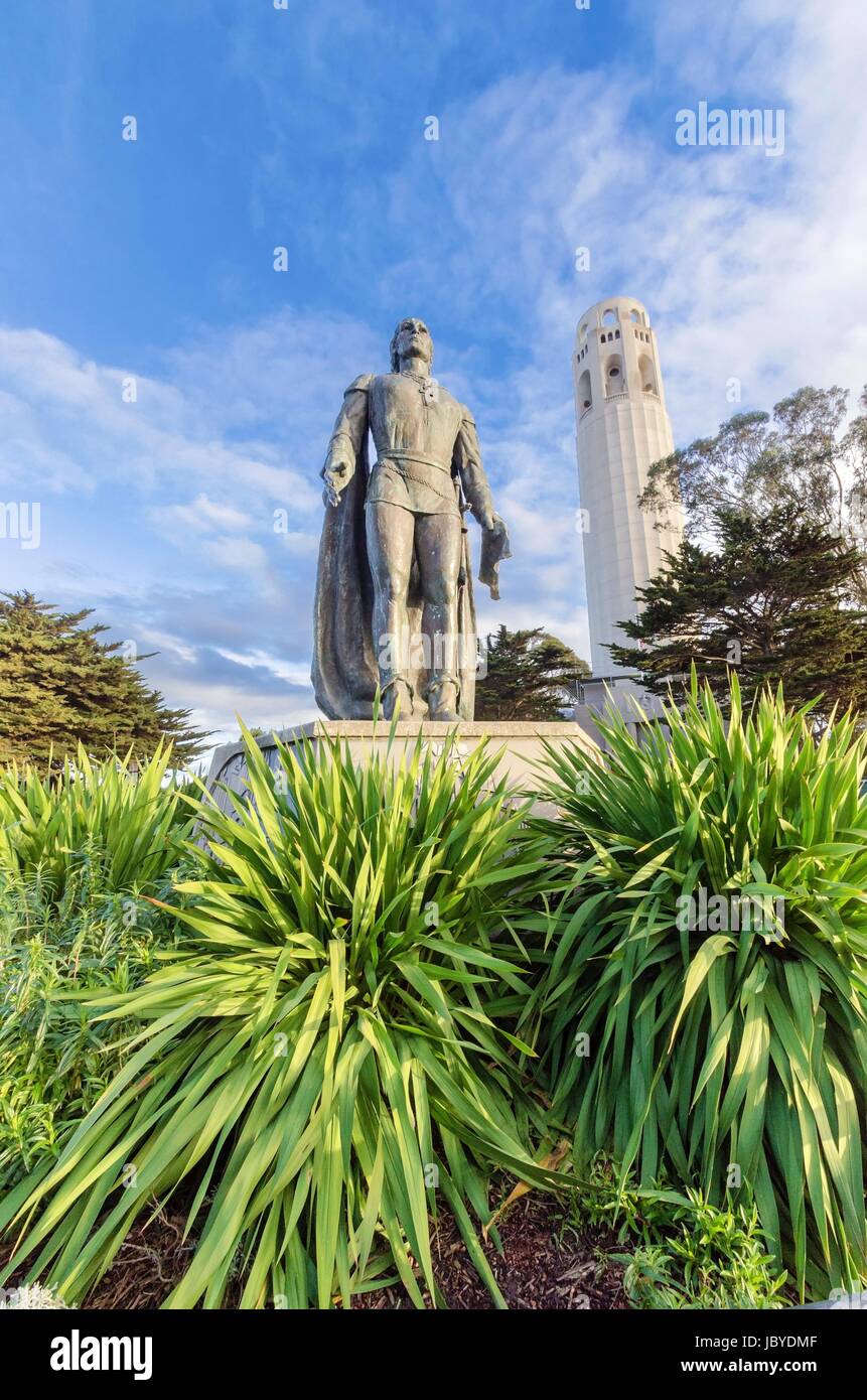 Lillian coit memorial tower hi-res stock photography and images - Alamy