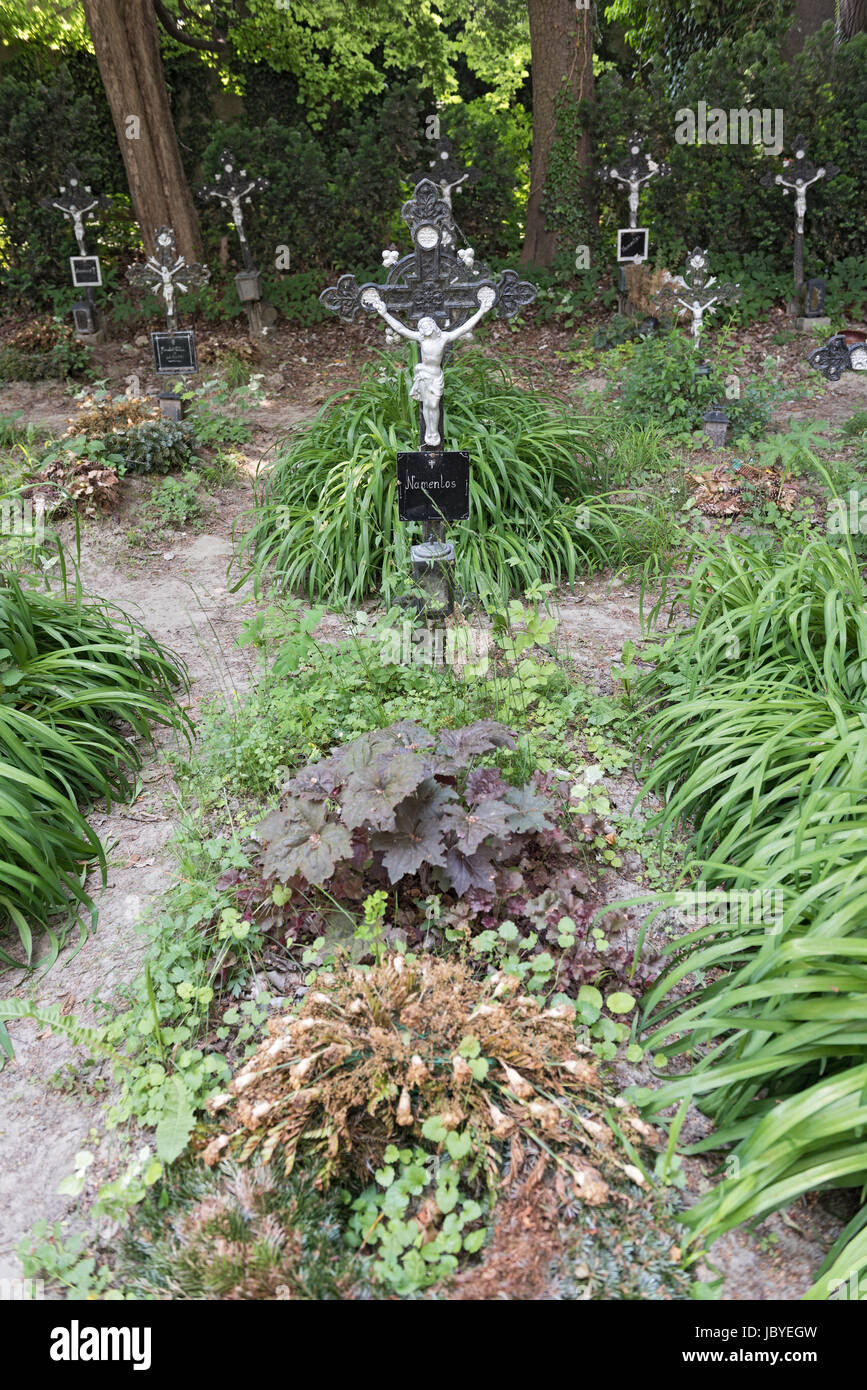 Graves in the cemetery of the nameless in Vienna, Austria.jpg Stock ...