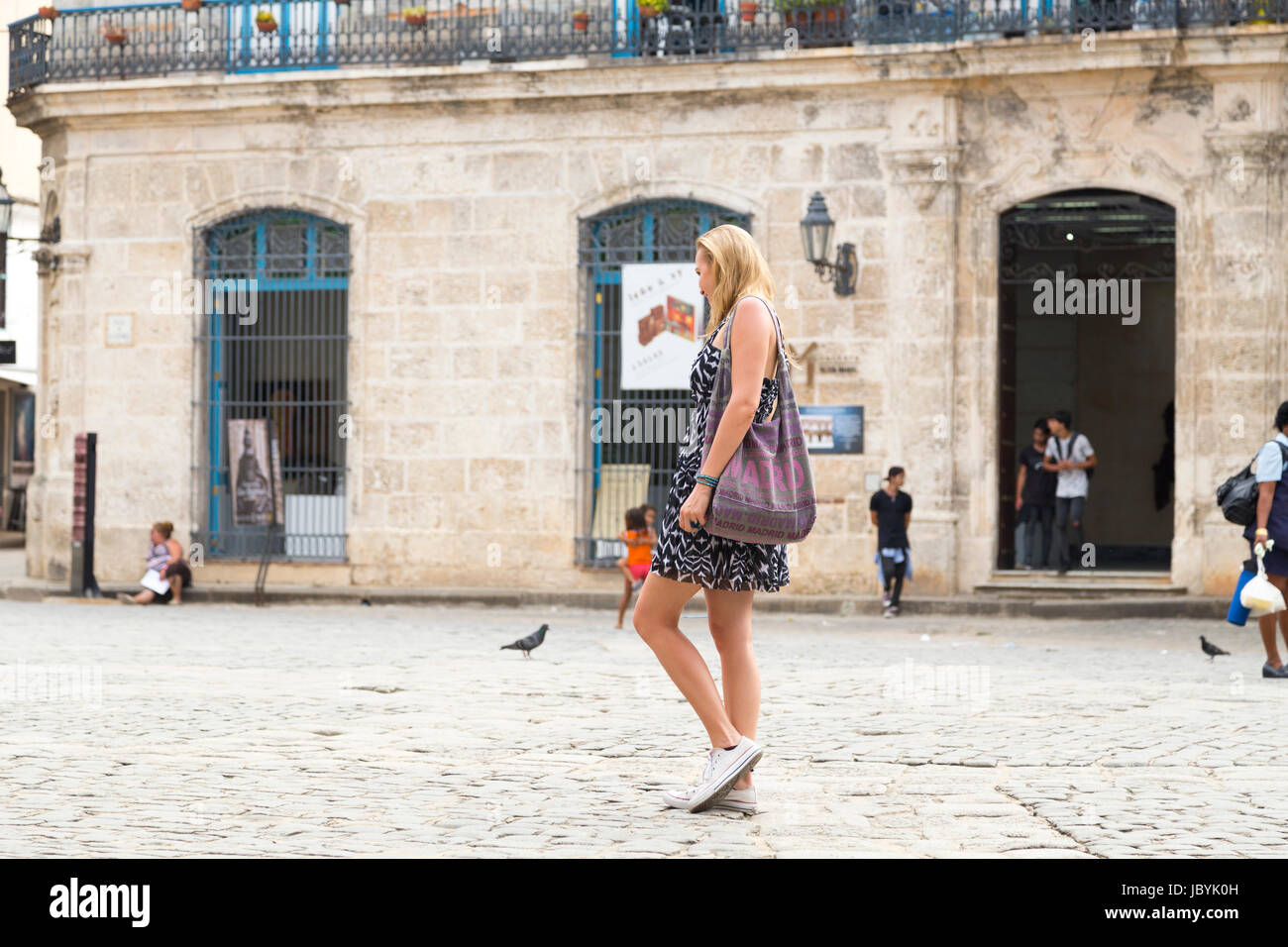 Young woman in Havana, Cuba Stock Photo - Alamy