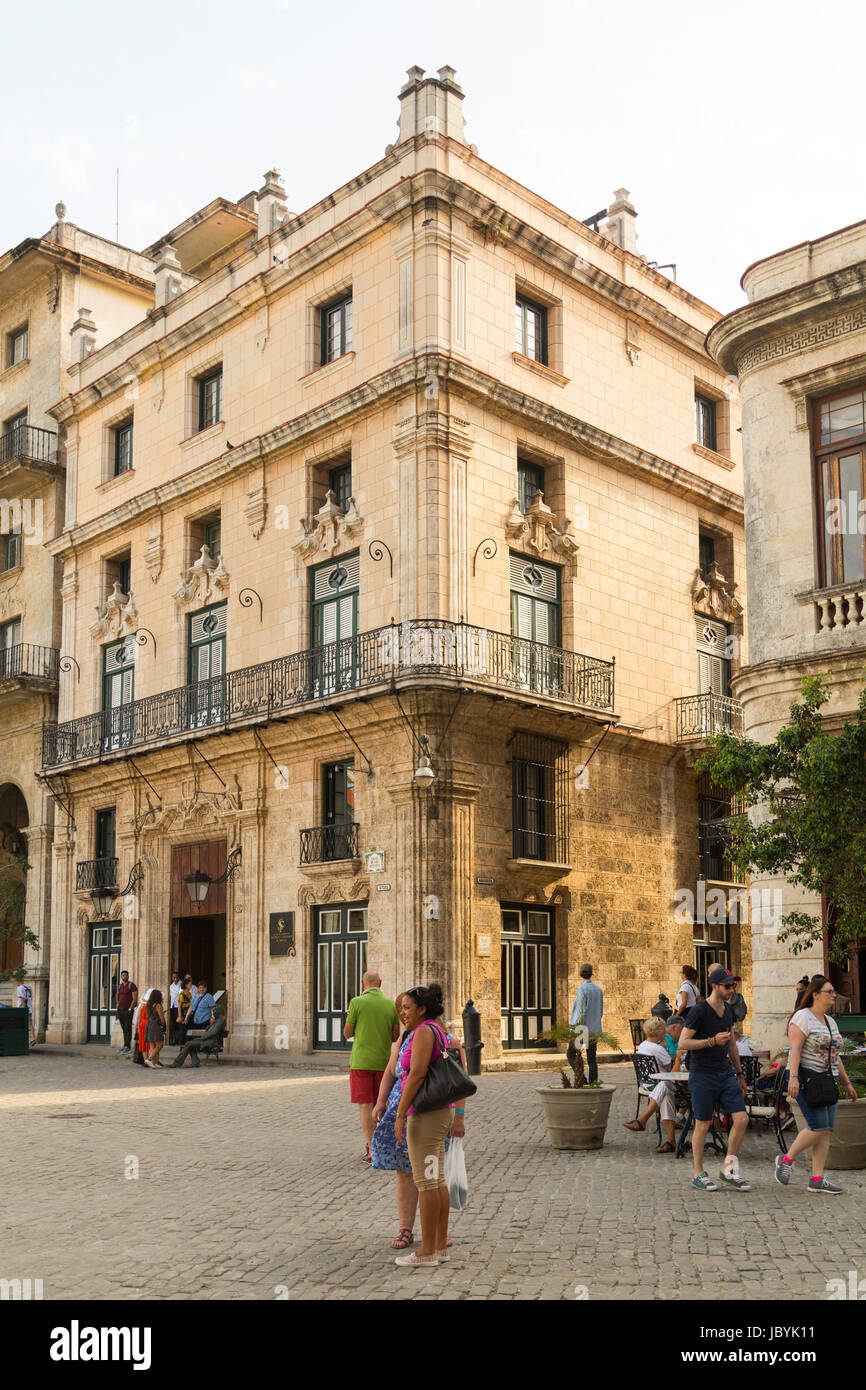 Cuban architecture typical bright hi-res stock photography and images ...
