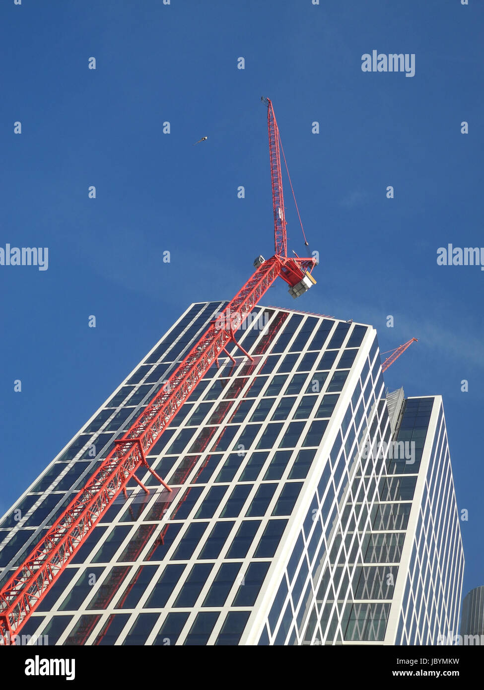 Kran hochhaus bau hi-res stock photography and images - Alamy