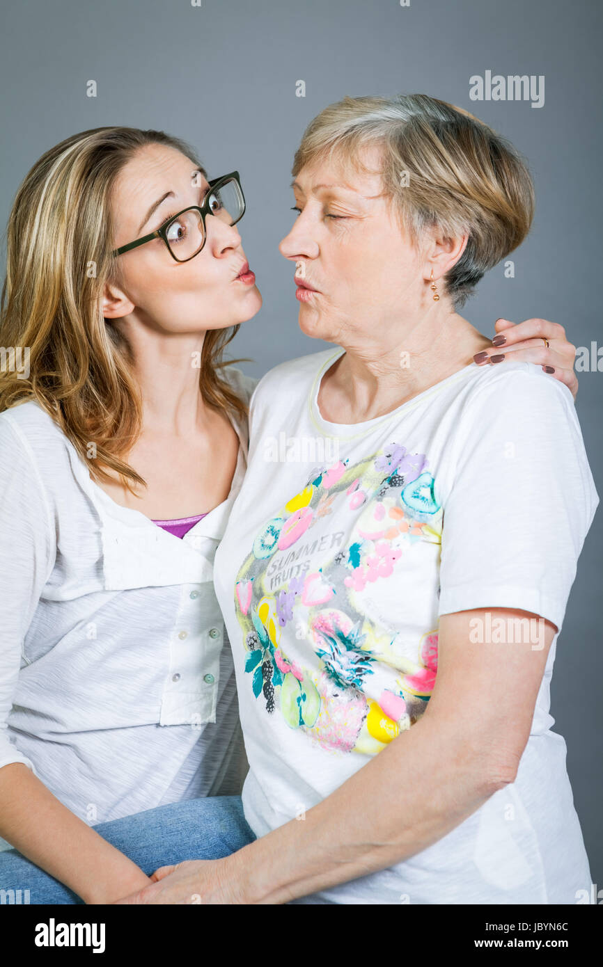 Grosseltern hände hi-res stock photography and images - Alamy