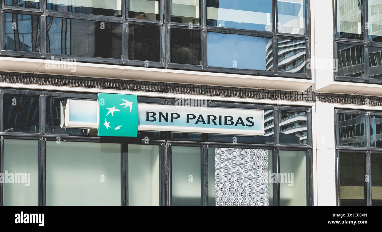 Bnp paribas paris office hi-res stock photography and images - Alamy