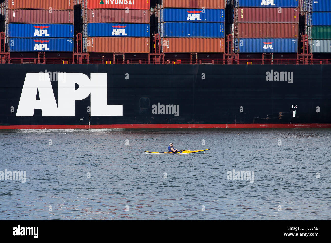 Shipping container ship hi-res stock photography and images - Alamy
