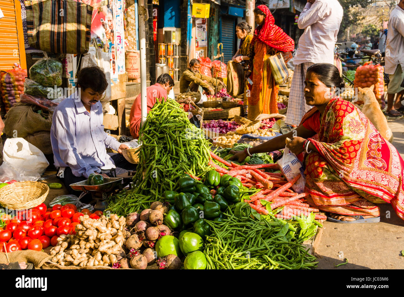 Sealdah market hi-res stock photography and images - Alamy