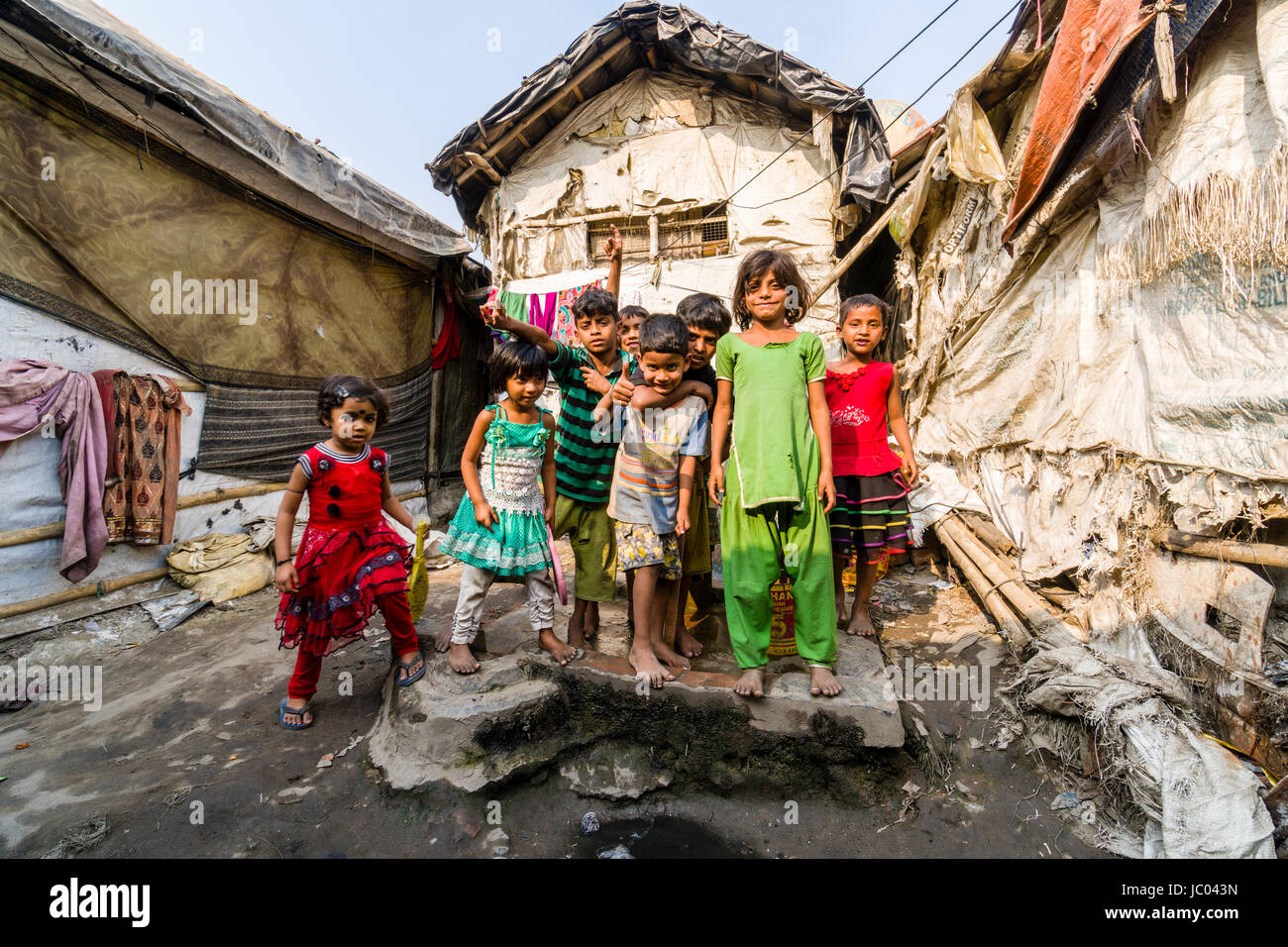 Slum ghetto hi-res stock photography and images - Alamy