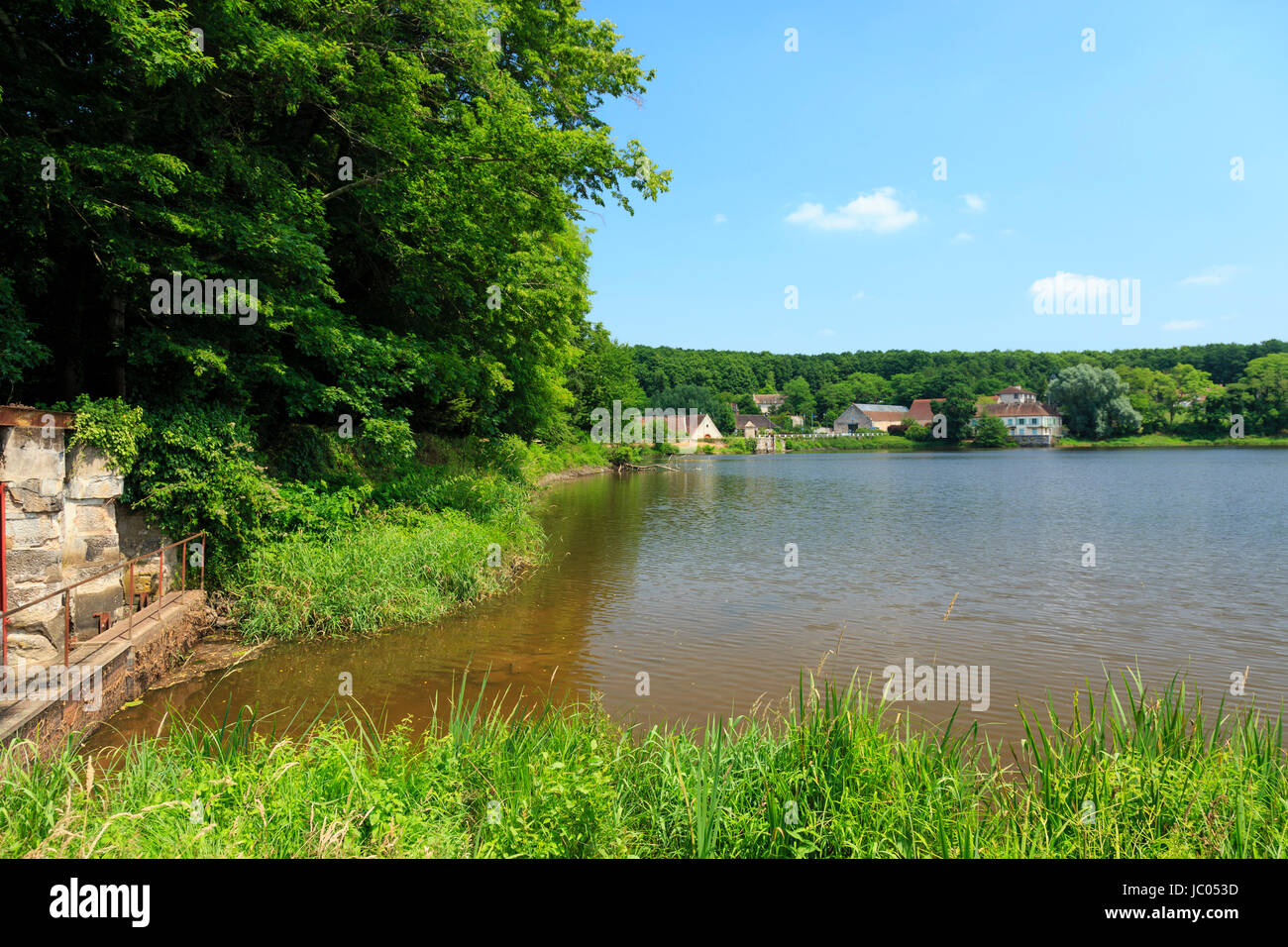 Etang de troncais hi-res stock photography and images - Alamy