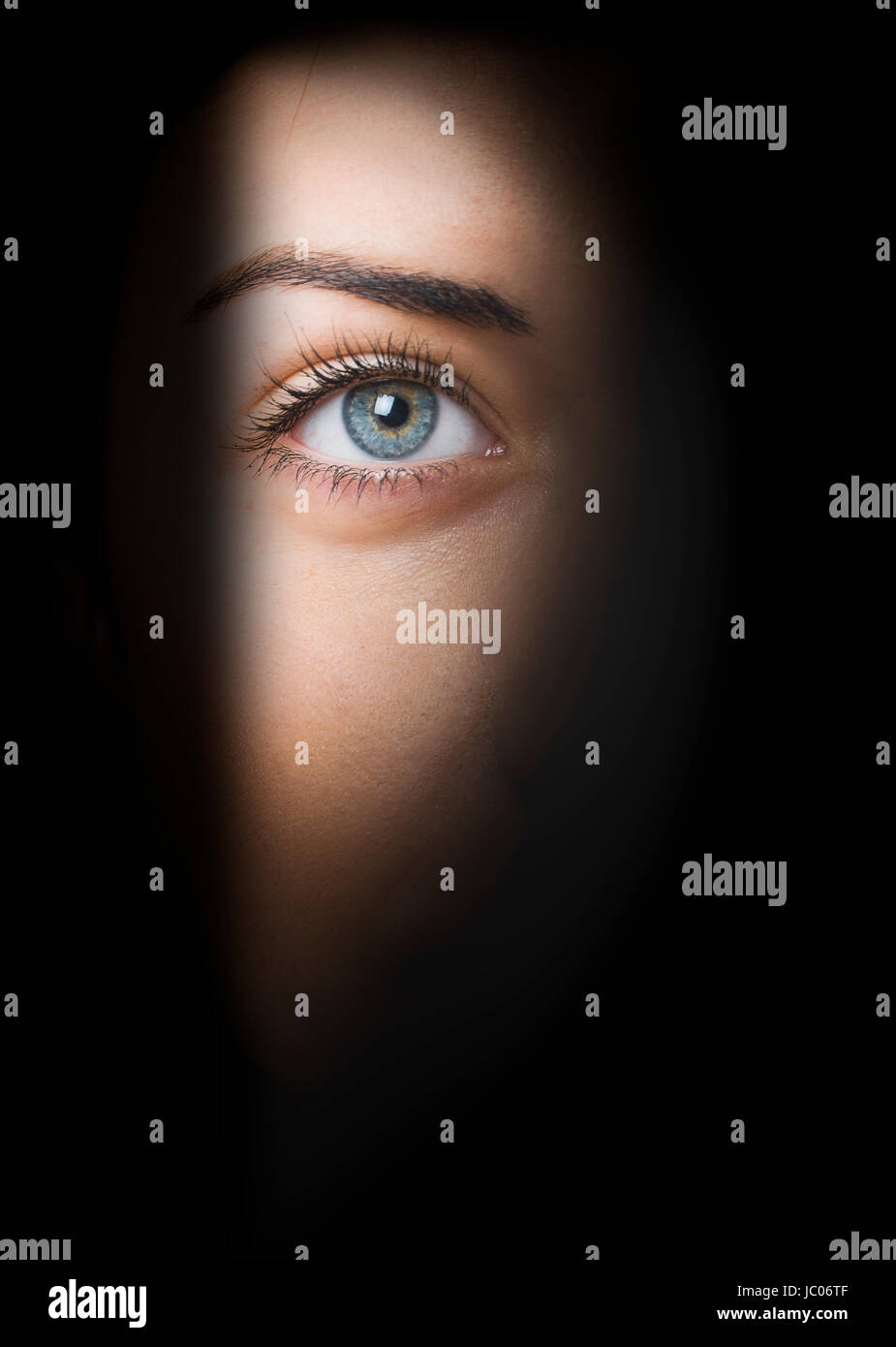 Peeping eyes hi-res stock photography and images - Alamy