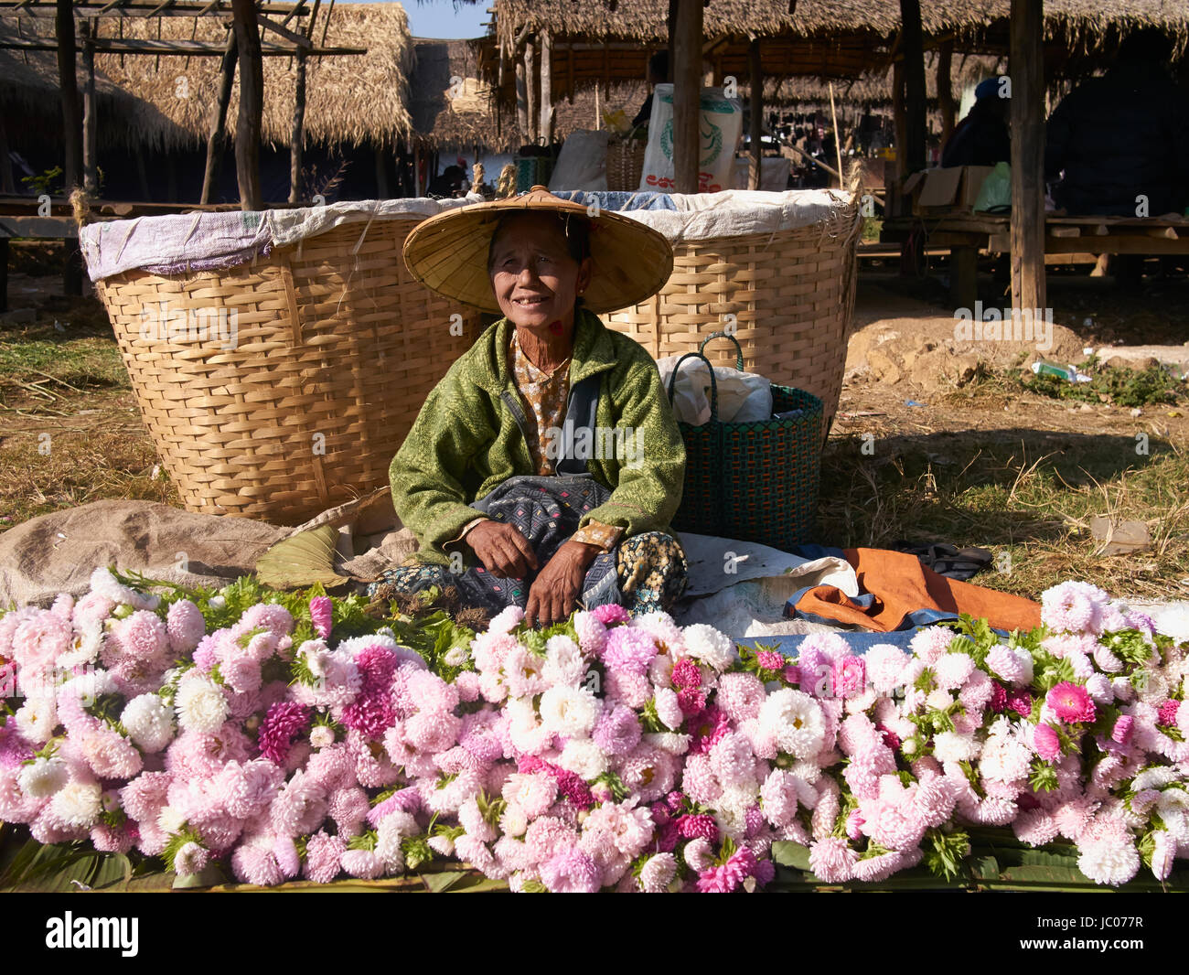 Myanmar inle lake flower hi-res stock photography and images - Alamy