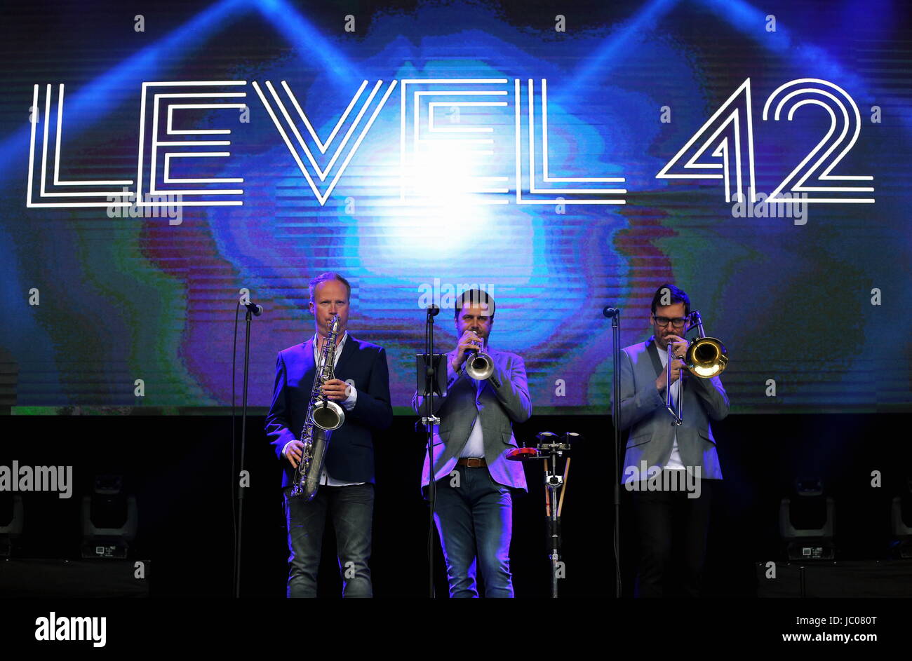 Level 42 band hi-res stock photography and images - Alamy