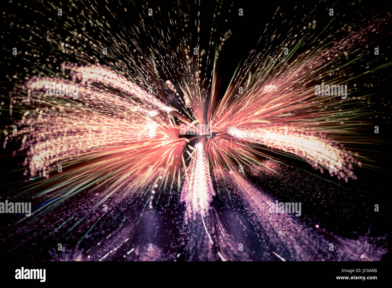 Purple fireworks hi-res stock photography and images - Alamy