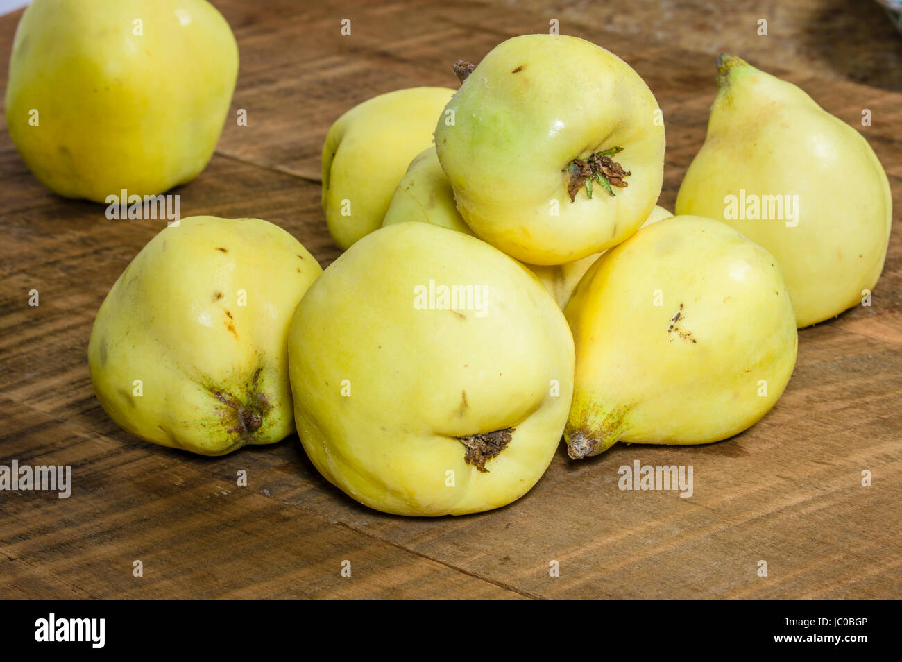 Quince tart hi-res stock photography and images - Alamy