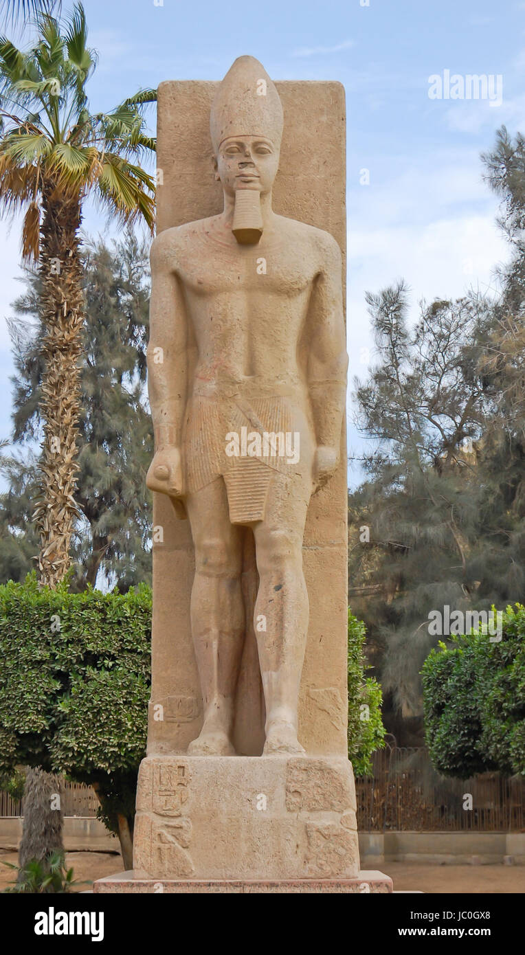 Cairo colossus of ramses ii hi-res stock photography and images - Alamy