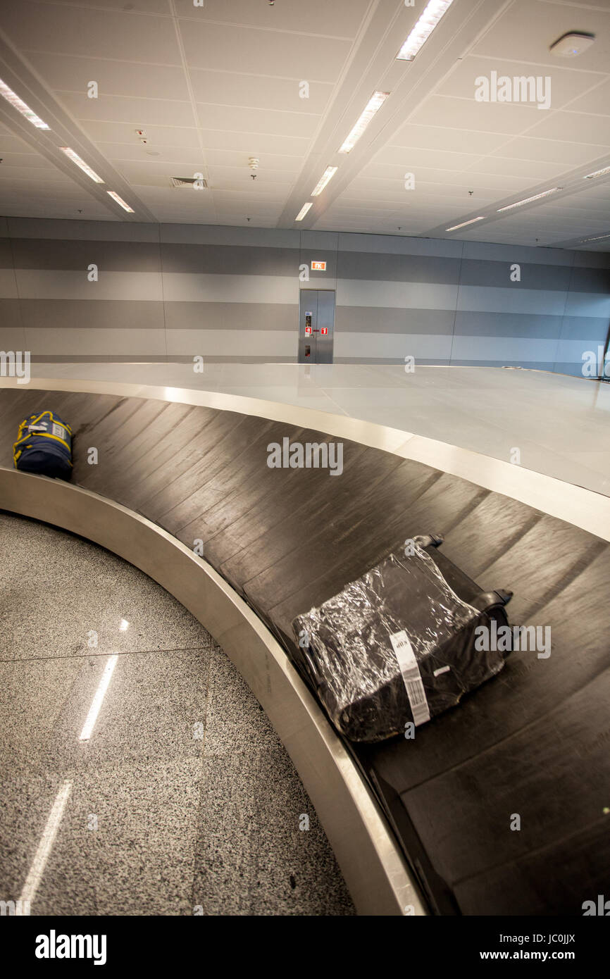 Photo of baggage claim line in airport terminal Stock Photo - Alamy