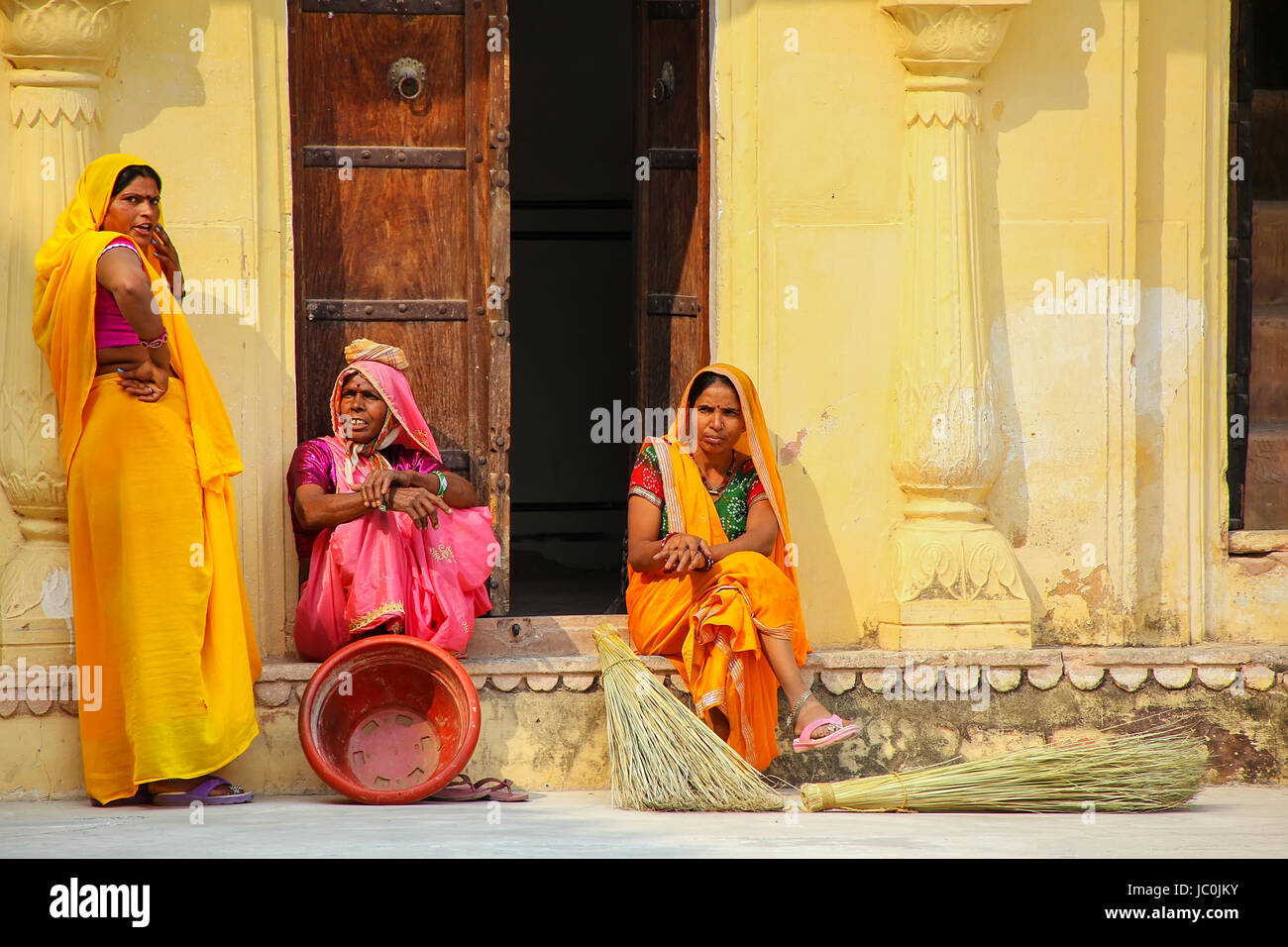 Local indian women sitting hi-res stock photography and images - Alamy