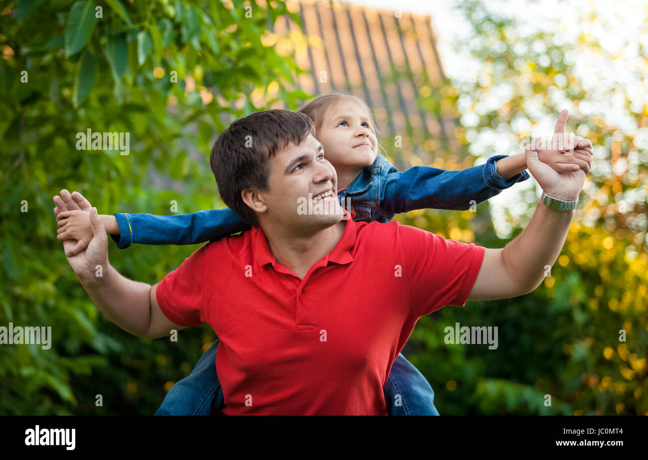 Father child shoulders point hi-res stock photography and images - Alamy