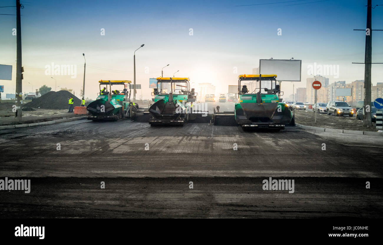 Asphalting machines on construction hi-res stock photography and images ...