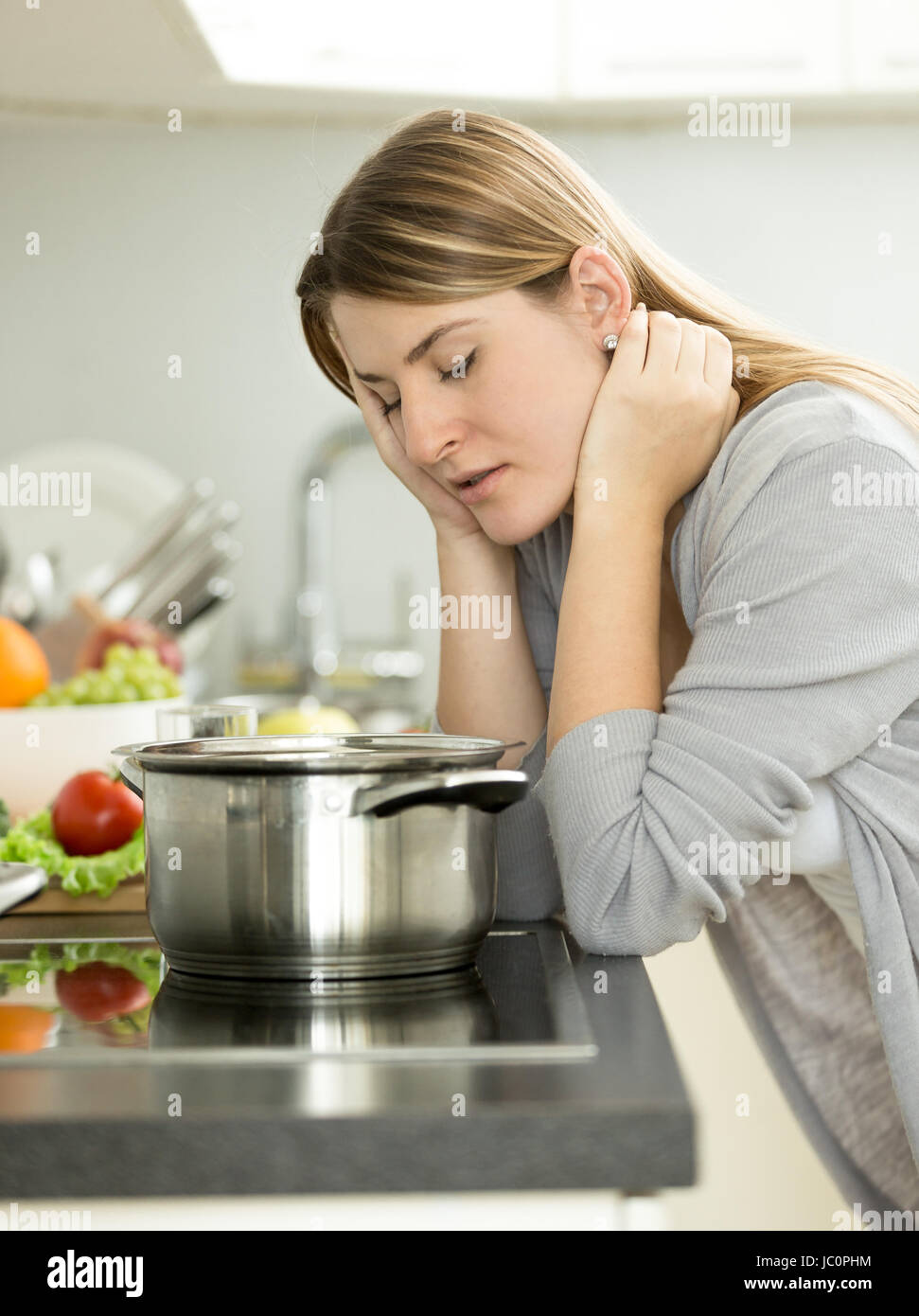 Soup kitchen depression hi-res stock photography and images - Alamy