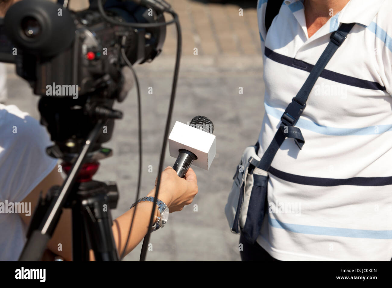camera operator hand Stock Photo - Alamy