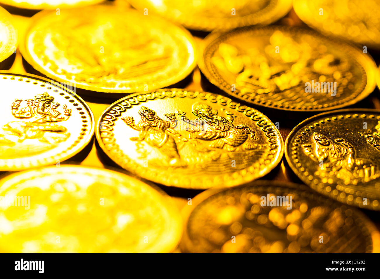 Close-up Indian Diwali Festival Gold-Coin Ganesh And Laxmi Photo Money ...