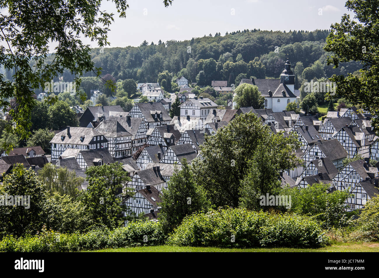 Fachwerkhäuser in der Altstadt von Freudenberg Stock Photo - Alamy