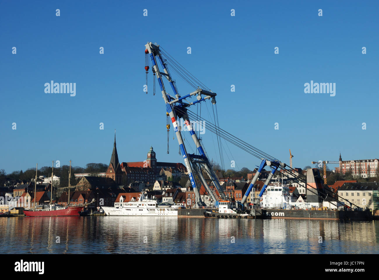 Schwimmkran matador 3 hi-res stock photography and images - Alamy