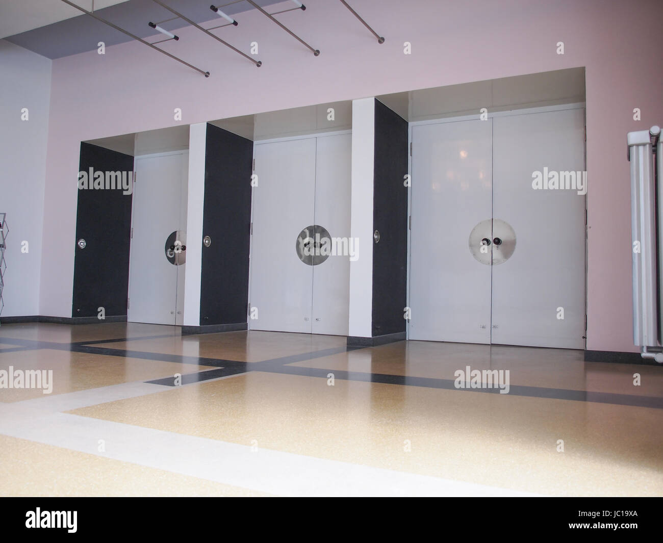 Bauhaus building architecture school designed hi-res stock photography ...