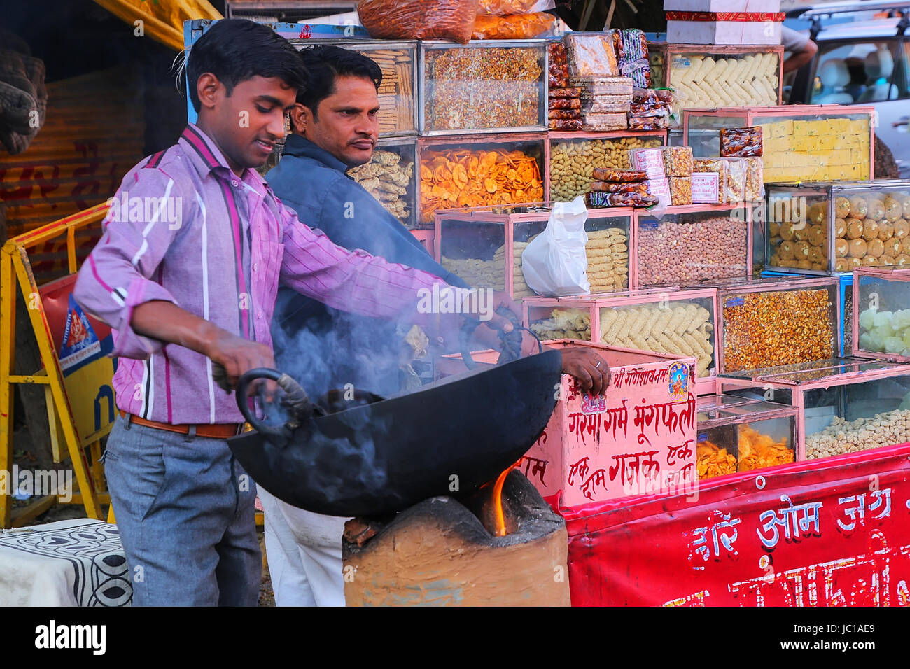 Pan shop india hi-res stock photography and images - Alamy