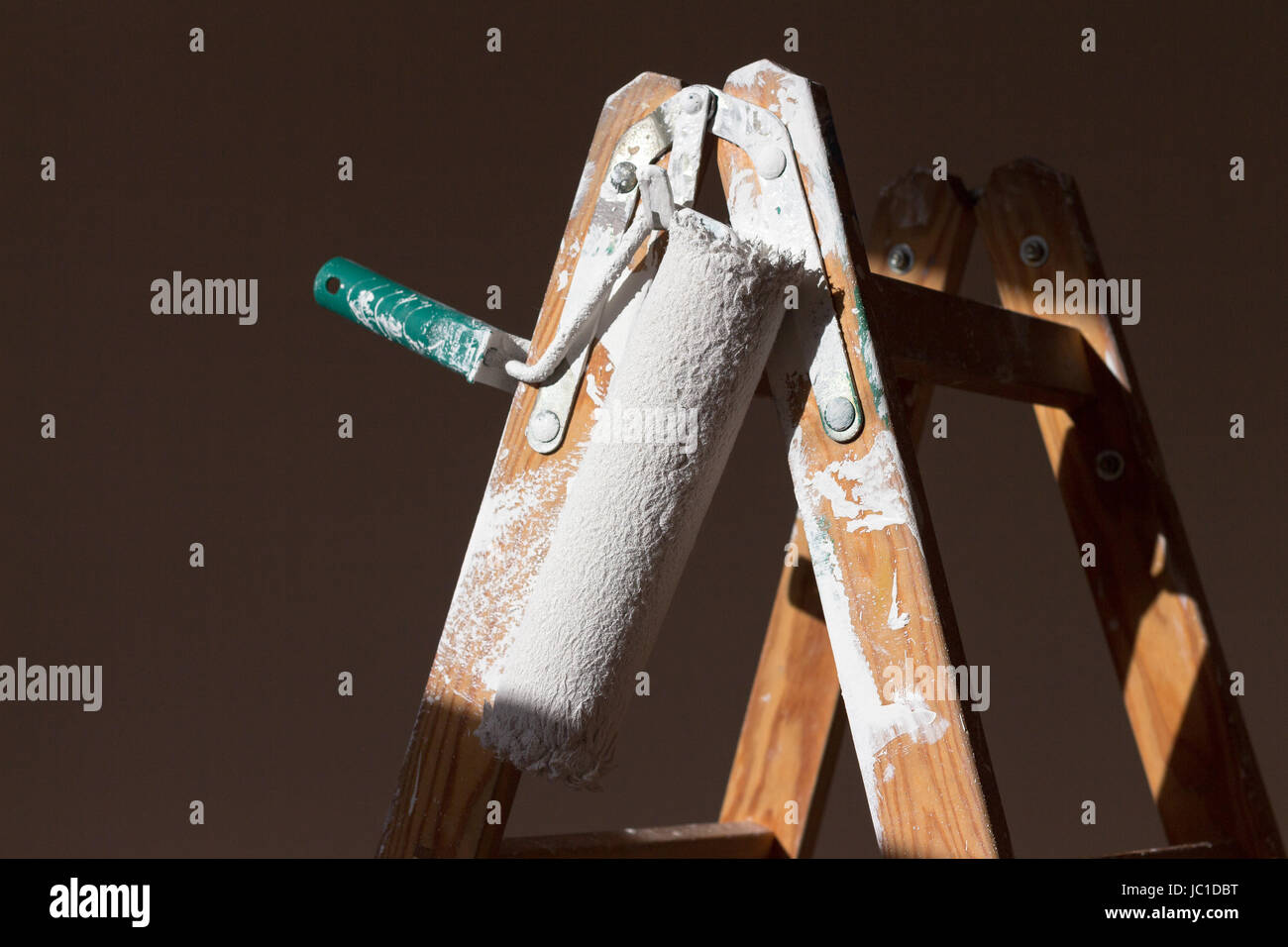 paint roller on ladder Stock Photo - Alamy