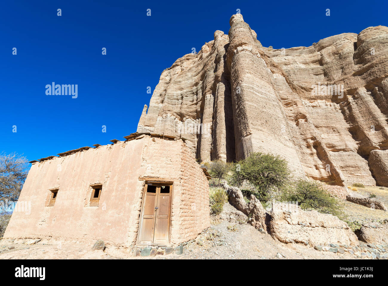 Rustic adobe building base hi-res stock photography and images - Alamy