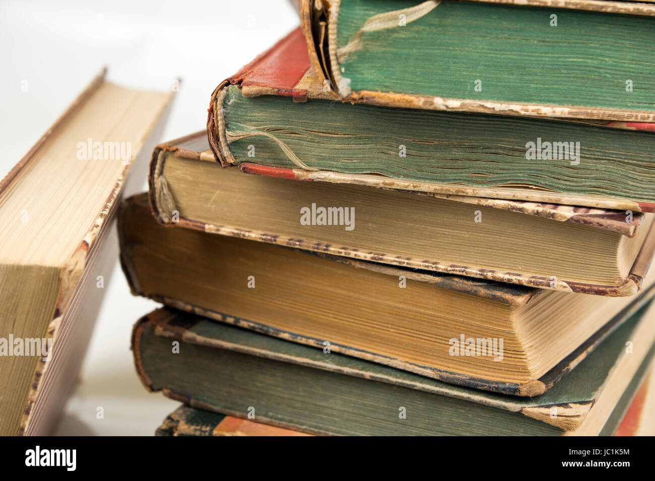 Coloured text books hi-res stock photography and images - Alamy