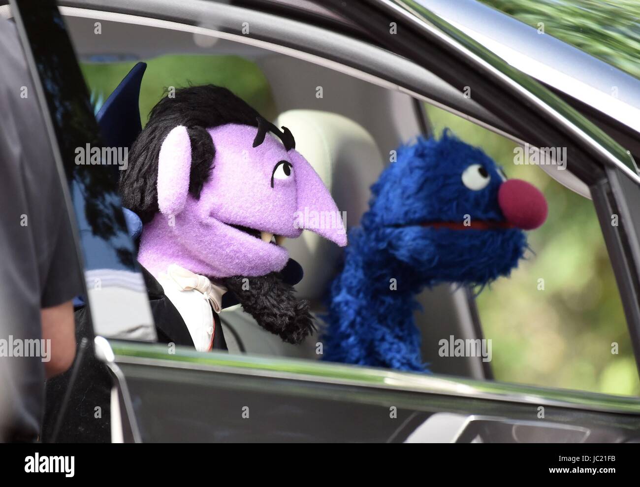 Grover sesame street hi-res stock photography and images - Alamy