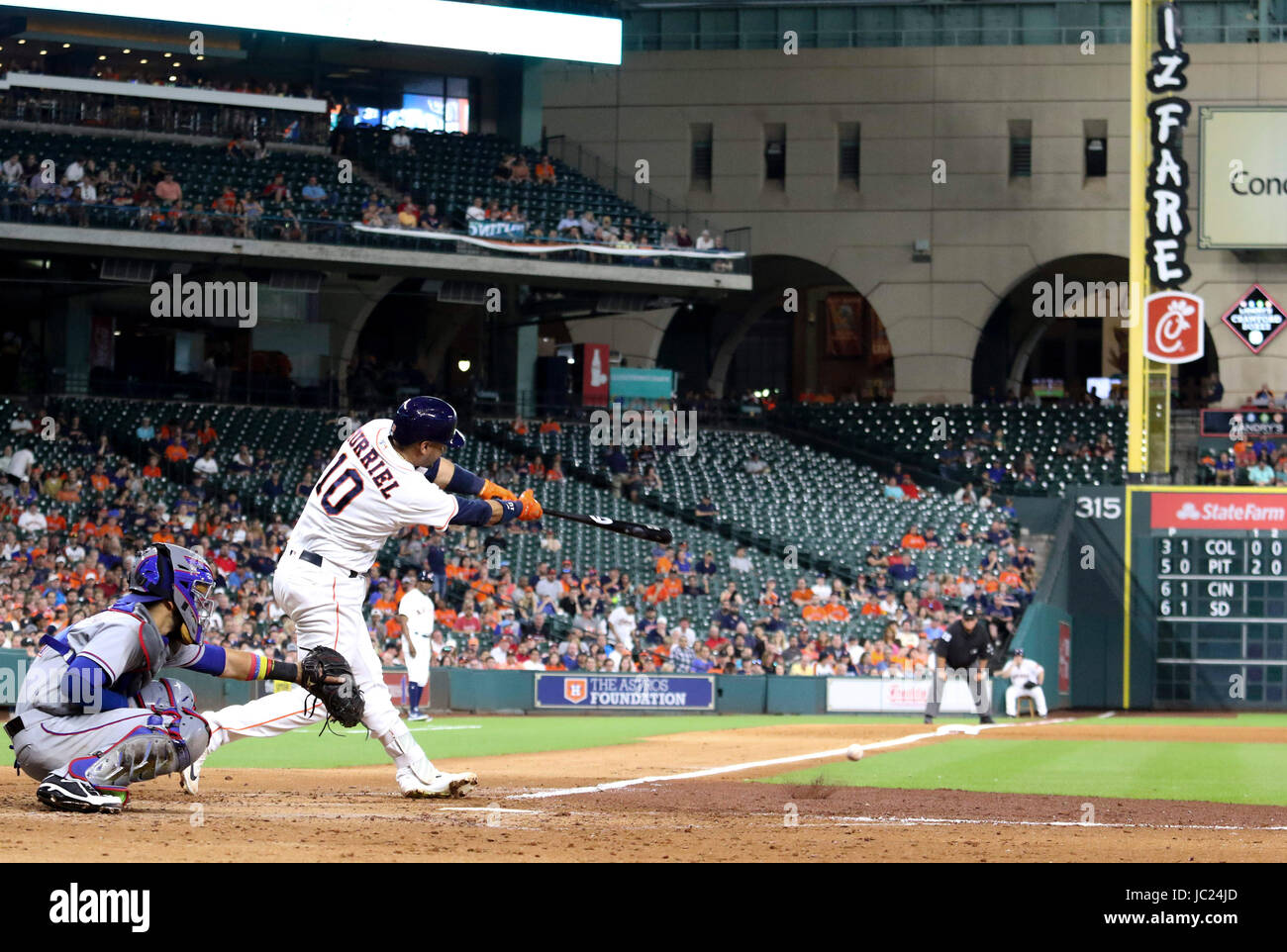 Yuli gurriel astros hi-res stock photography and images - Alamy