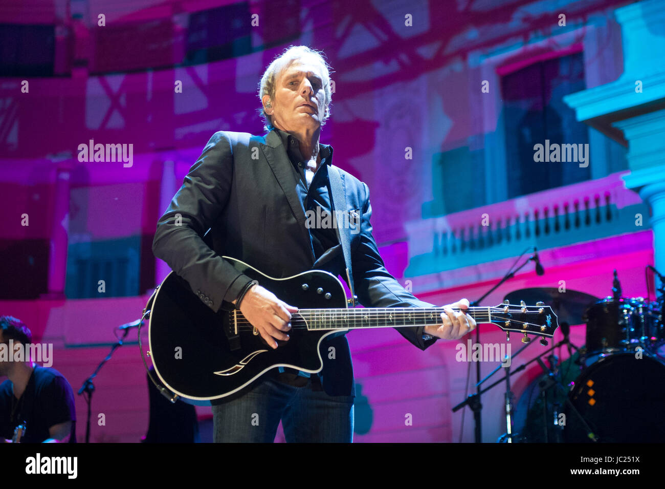 Michael bolton concert hi-res stock photography and images - Alamy