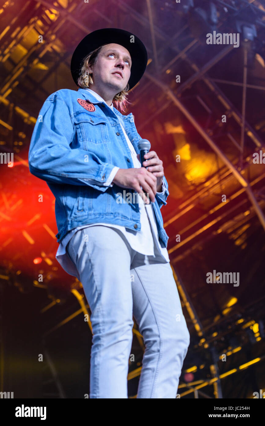 Arcade fire lead singer win butler hi-res stock photography and images ...