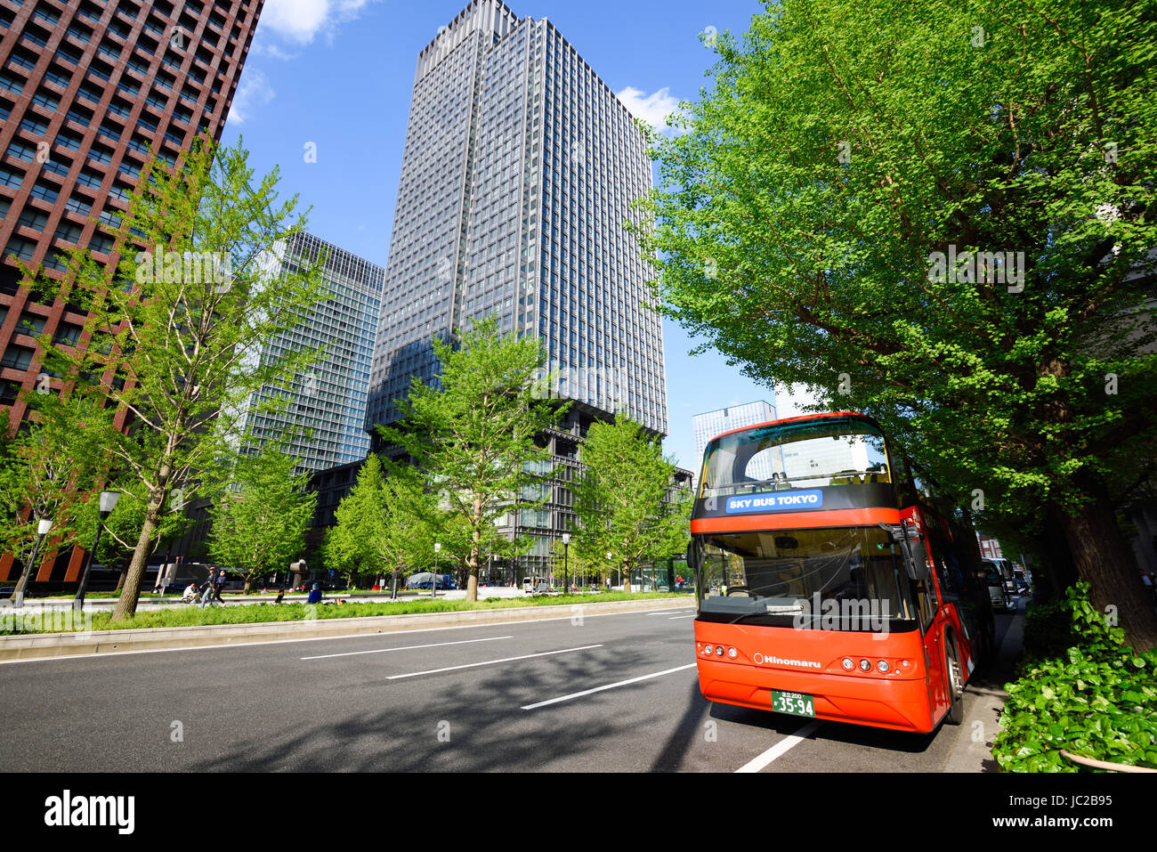 Sky bus hi-res stock photography and images - Alamy