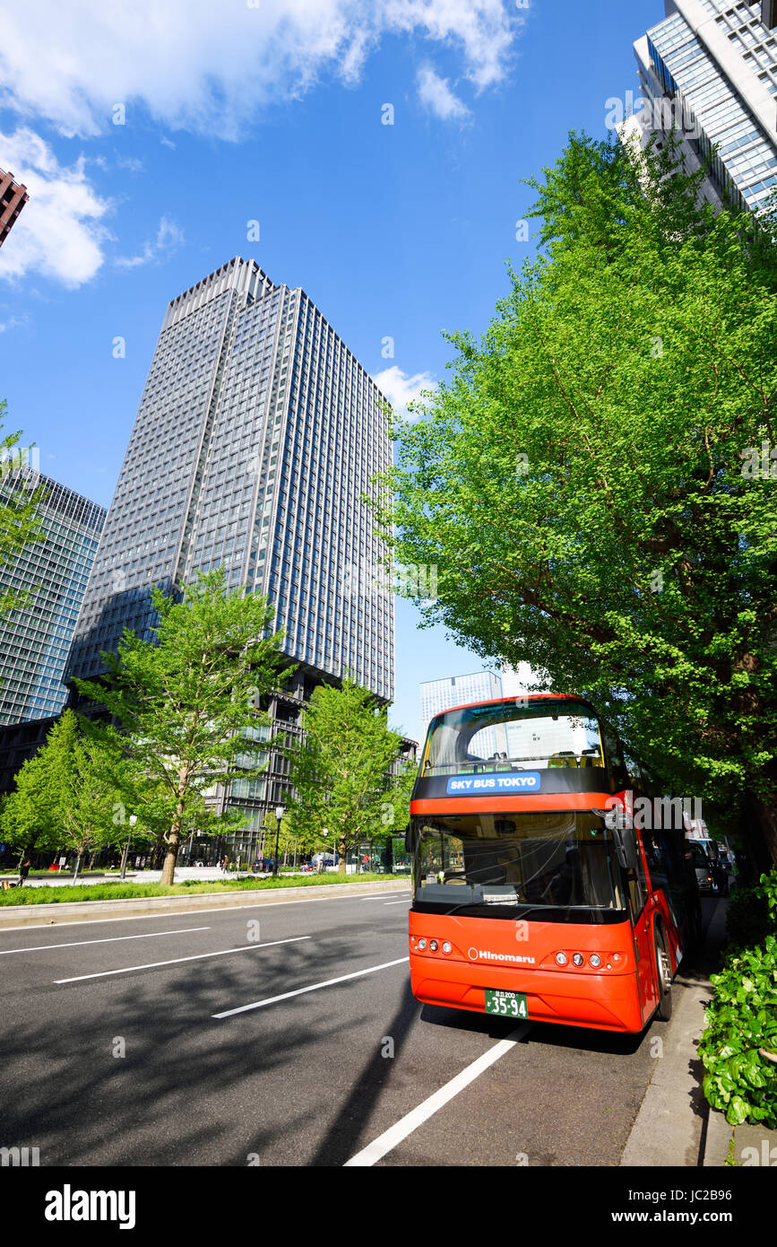 Sky bus hi-res stock photography and images - Alamy