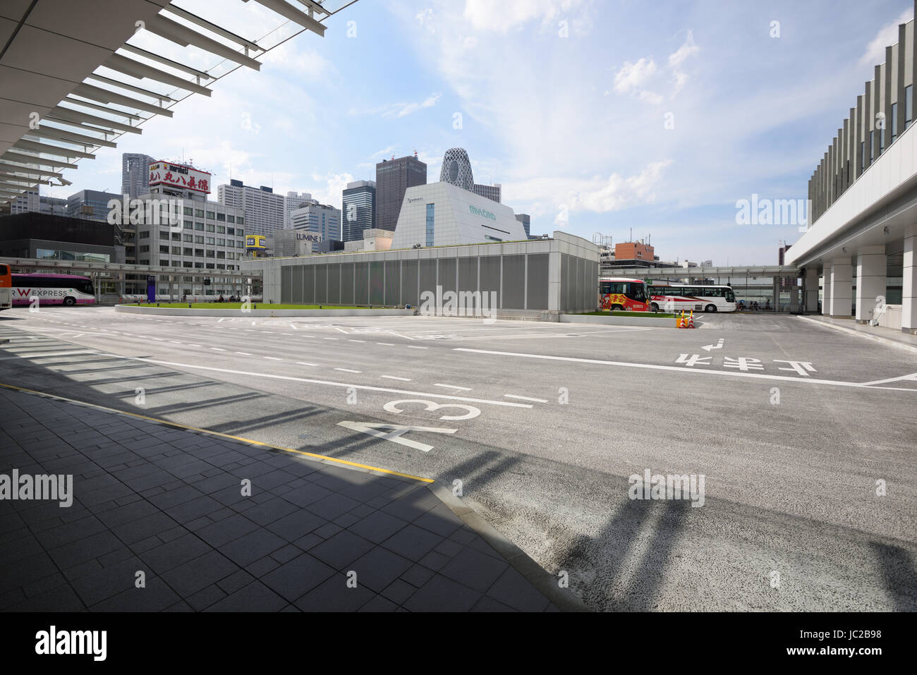 Busta Shinjuku, Shinjuku Expressway Bus Terminal Stock Photo - Alamy