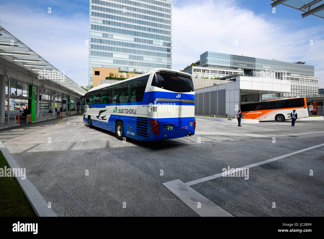 Busta Shinjuku, Shinjuku Expressway Bus Terminal Stock Photo - Alamy