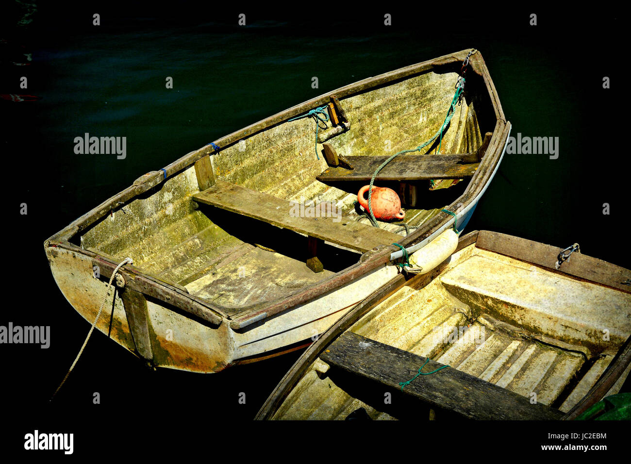 Simple boats hi-res stock photography and images - Alamy