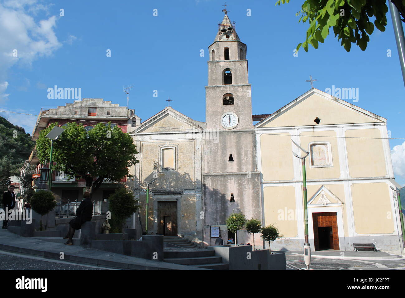 Green altar hi-res stock photography and images - Alamy
